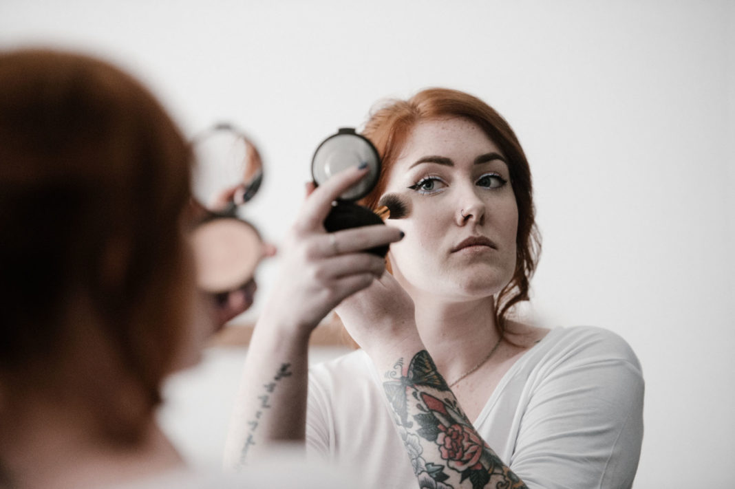 Why do I have bright red cheeks during pregnancy?
